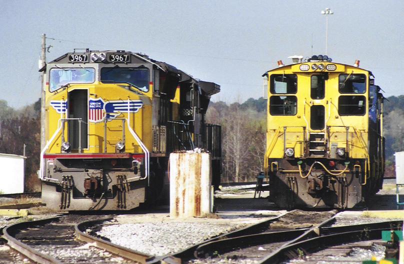 UP 3967 & CSX 1221